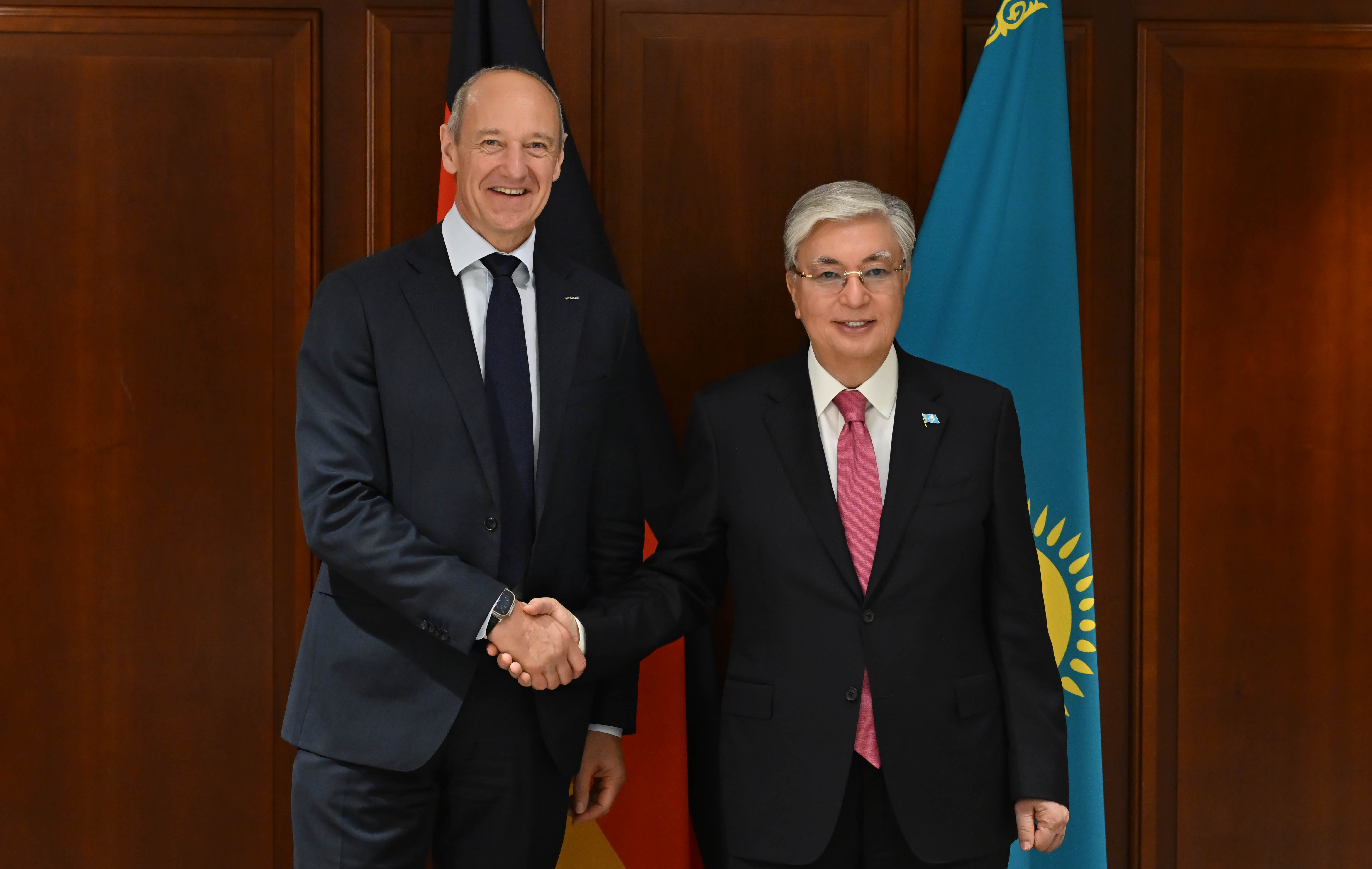 The President receives Roland Busch, CEO of Siemens AG — Official ...